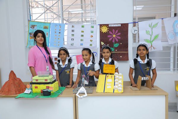 ಶಕ್ತಿ ವಸತಿ ಶಾಲೆಯಲ್ಲಿ ವಿಜ್ಞಾನ ವಸ್ತು ಪ್ರದರ್ಶನ - Shakthi Education Trust