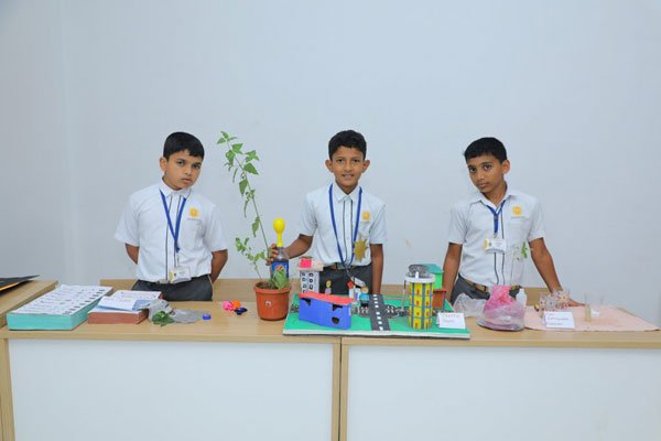 ಶಕ್ತಿ ವಸತಿ ಶಾಲೆಯಲ್ಲಿ ವಿಜ್ಞಾನ ವಸ್ತು ಪ್ರದರ್ಶನ - Shakthi Education Trust